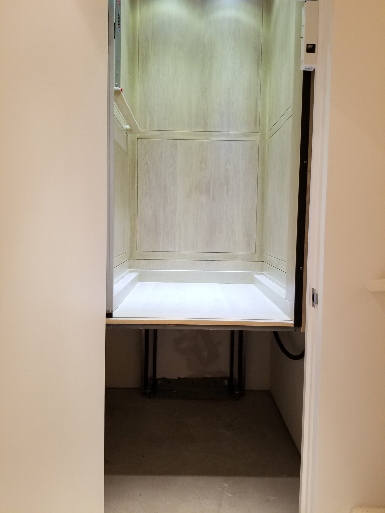 Home Elevators in Los Angeles California | Arrow Lift