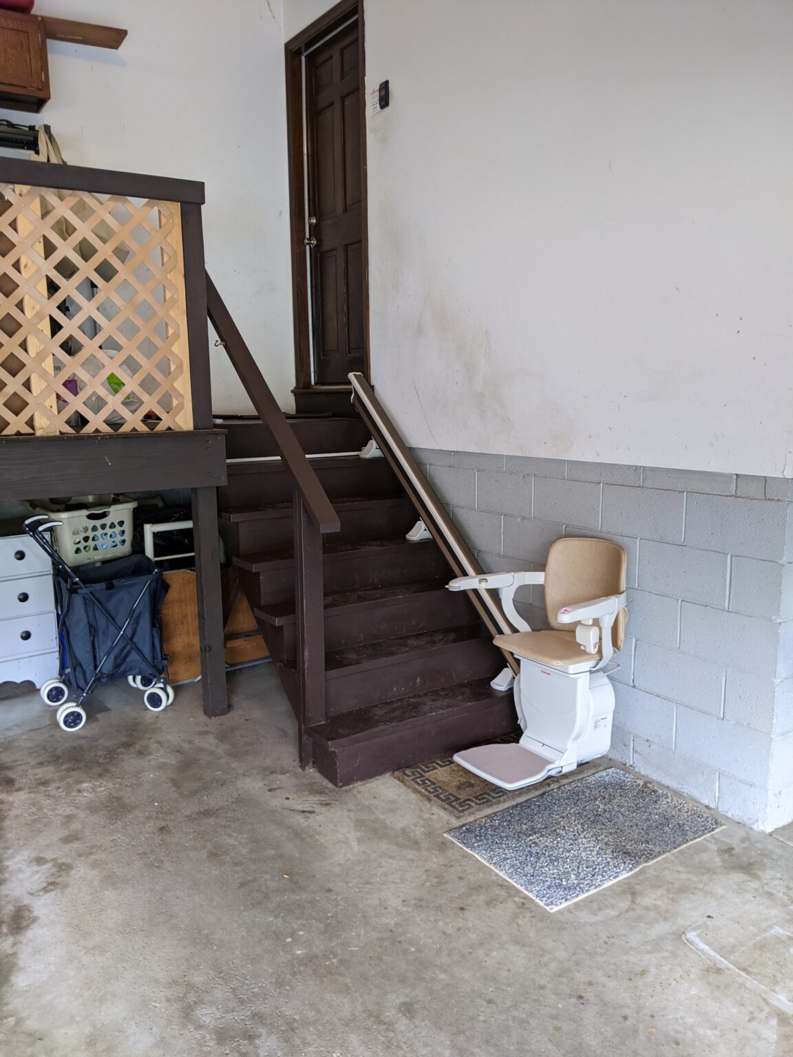What Type of Accessibility Lift Works Best for a Garage