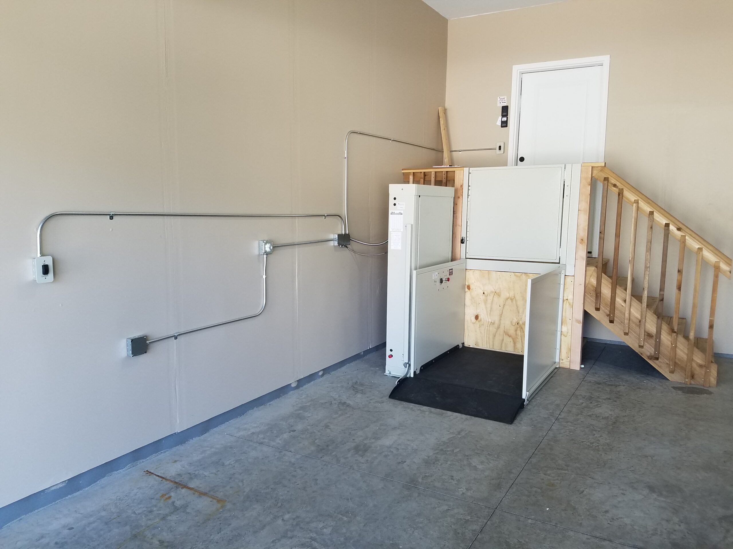 What Type of Accessibility Lift Works Best for a Garage